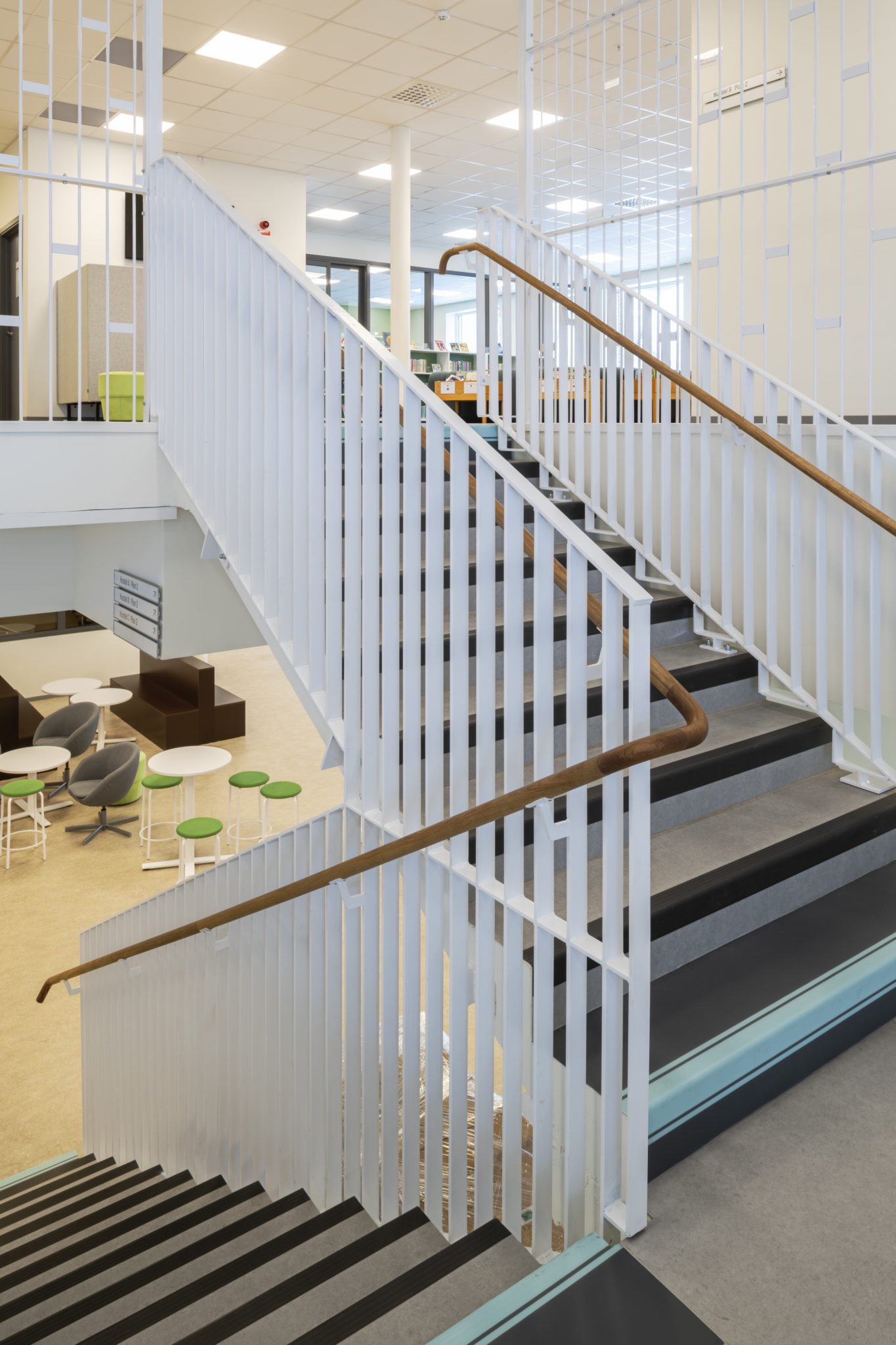 Rak ståltrappa interiör - ABC Solutions